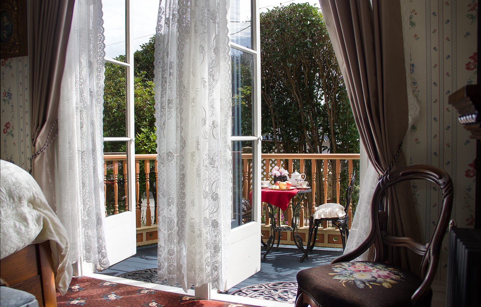 Hideaway - The Gingerbread Mansion